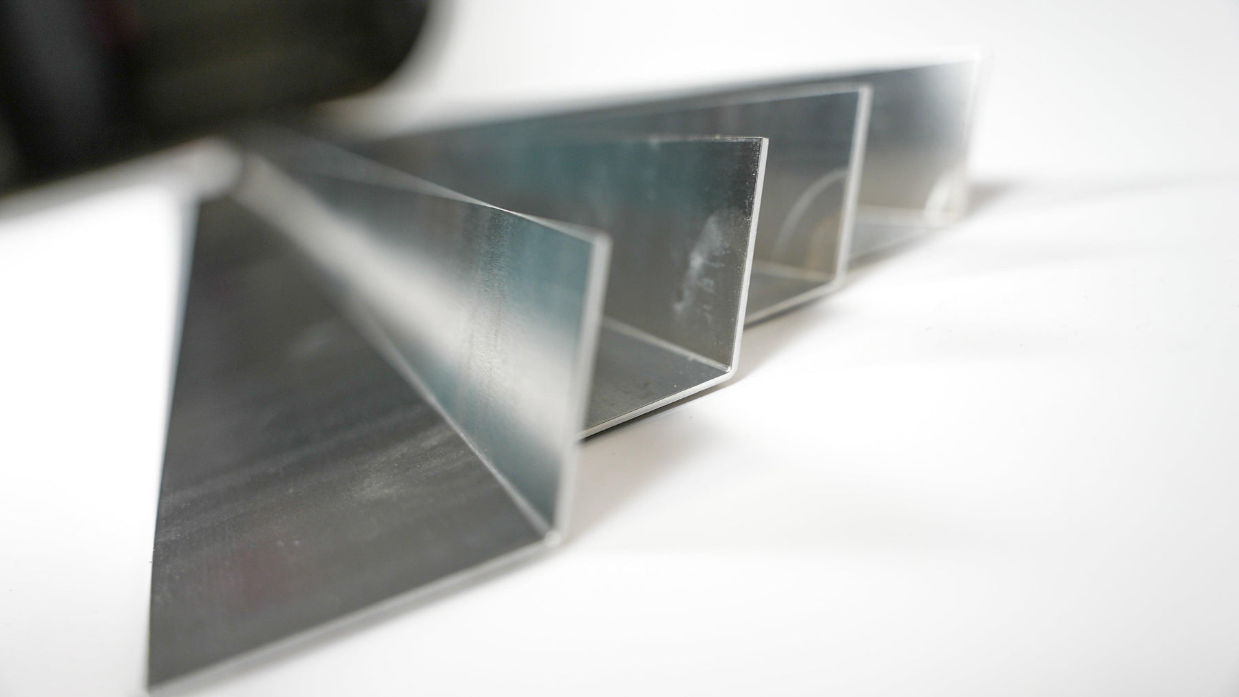 Wall To Ceiling Supports – https://www.avcrig.com/store