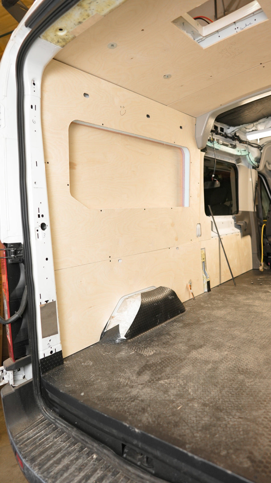 Transit 148 Crew Wall Kit – https://www.avcrig.com/store